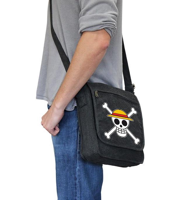 ONE PIECE - Messenger Bag SKULL - Small Size : ShopForGeek.com: Bag ...