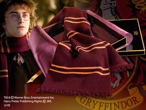 HARRY POTTER - Gryffindor House Wool Scarf : ShopForGeek.com: Scarf ...