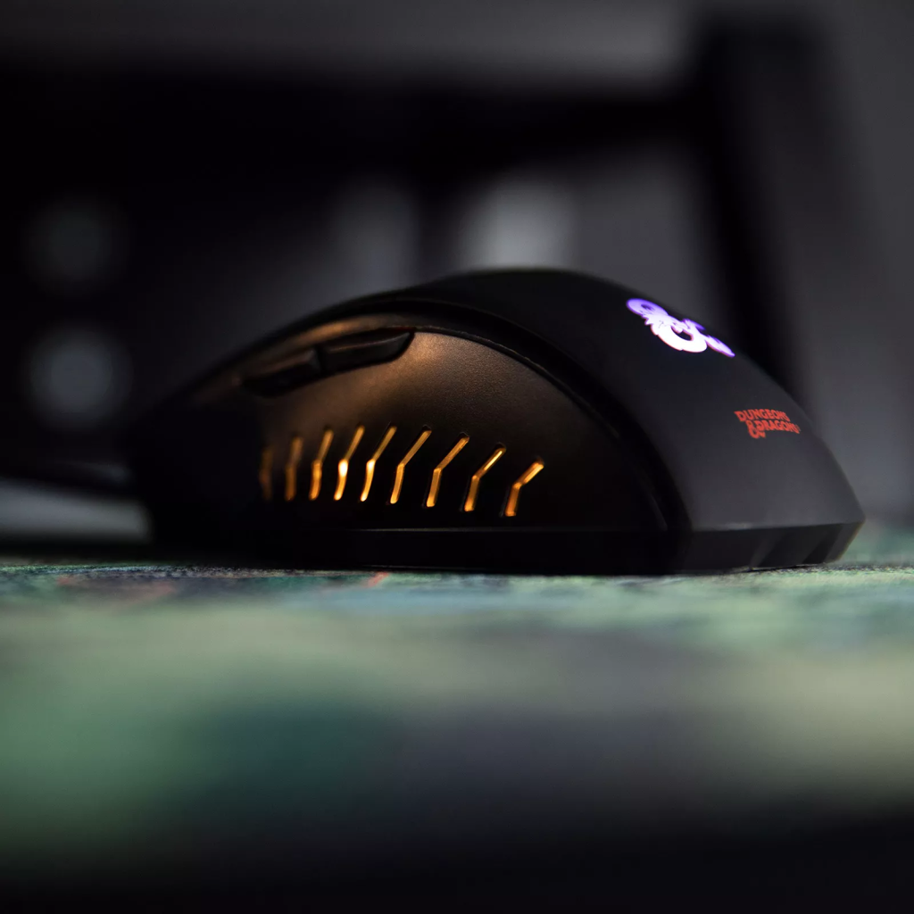 DUNGEONS AND DRAGONS - Gaming Mouse - Black and Red : ShopForGeek.com ...