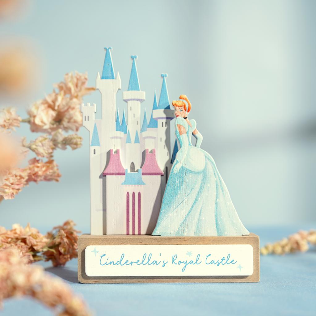 DISNEY PRINCESS - Cinderella - Mini Castle Plaque : ShopForGeek.com ...