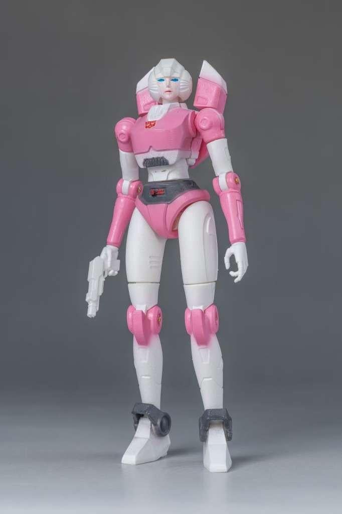 TRANSFORMERS GENERATION ONE - Arcee - Model Kit 11cm : ShopForGeek.com ...