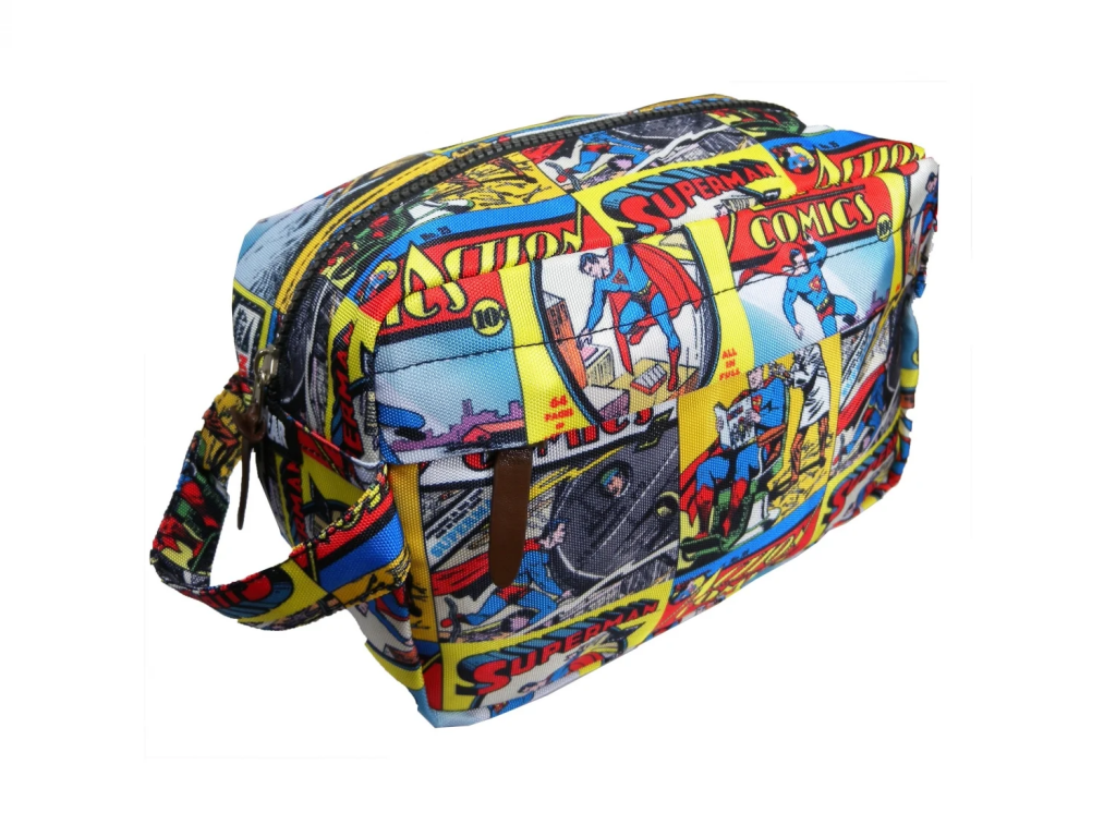 SUPERMAN - WASH BAG - Superman Comic Strip : ShopForGeek.com: Wash bag ...