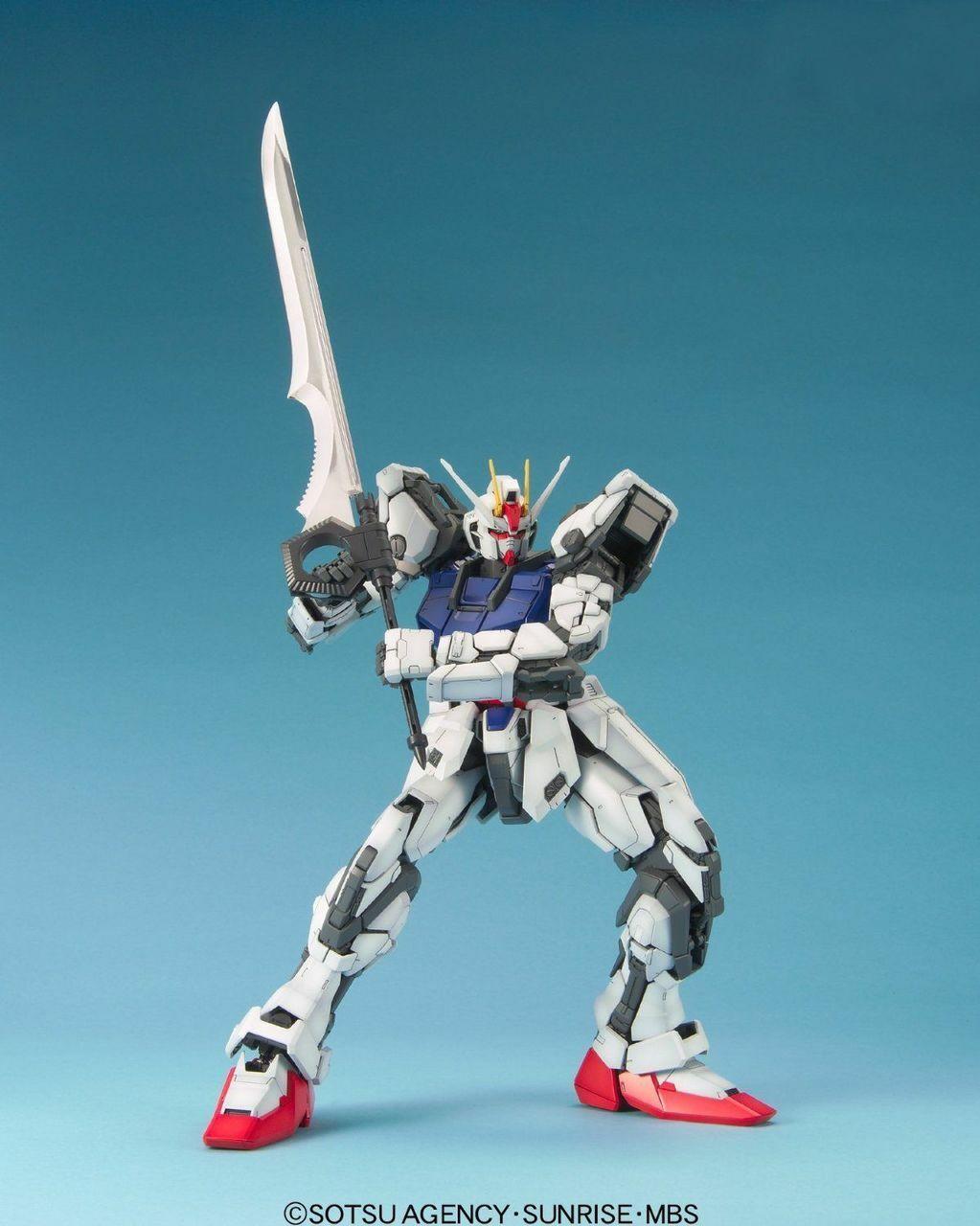 GUNDAM - PG 1/60 Strike Gundam - Model Kit - 30cm REPROD : ShopForGeek ...