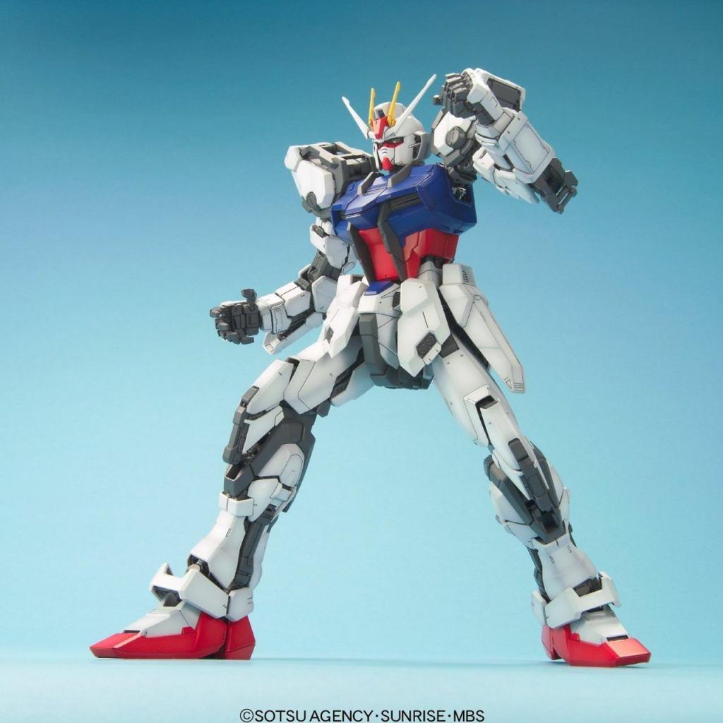 GUNDAM - PG 1/60 Strike Gundam - Model Kit - 30cm REPROD : ShopForGeek ...