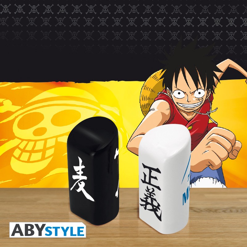 ONE PIECE - Salt Shaker & Pepper Pot - Skull & Marine : ShopForGeek.com ...