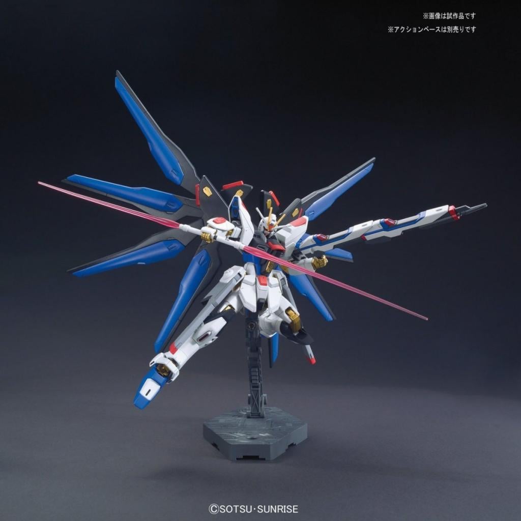 GUNDAM - Model Kit - High Grade - Strike Freedom Gundam - 1/144 ...