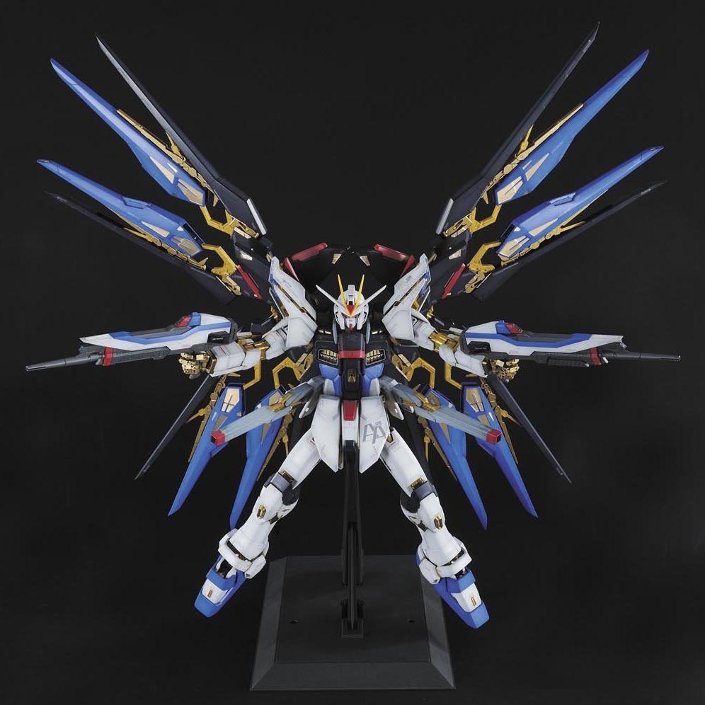 GUNDAM - Perfect Grade - Strike Freedom Gundam - 30 CM : ShopForGeek ...