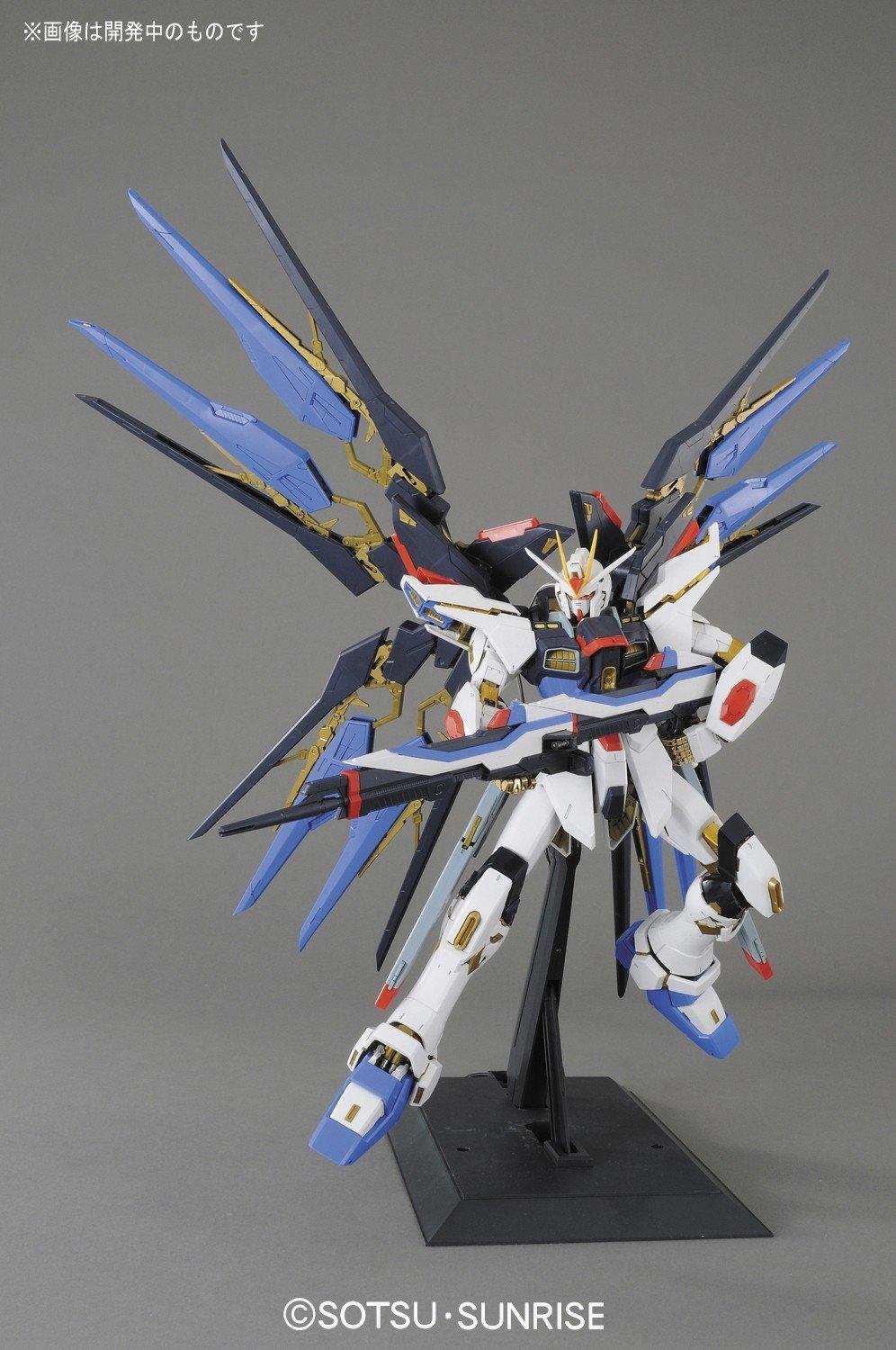 GUNDAM - Perfect Grade - Strike Freedom Gundam - 30 CM : ShopForGeek ...