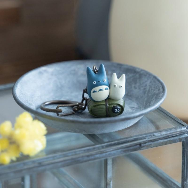 STUDIO GHIBLI - Blue and White Totoro - Keychain : ShopForGeek.com ...