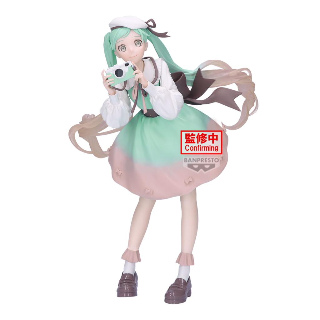 HATSUNE MIKU - Camera - Figure Holiday Memories 20cm : ShopForGeek.com ...