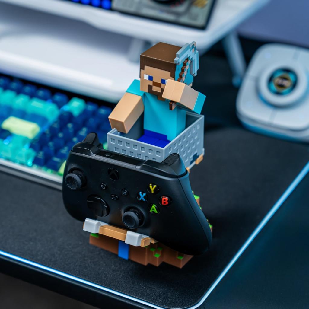 MINECRAFT - Steeve - Controller & Phone Support - 20cm : ShopForGeek.com: Figurita Minecraft