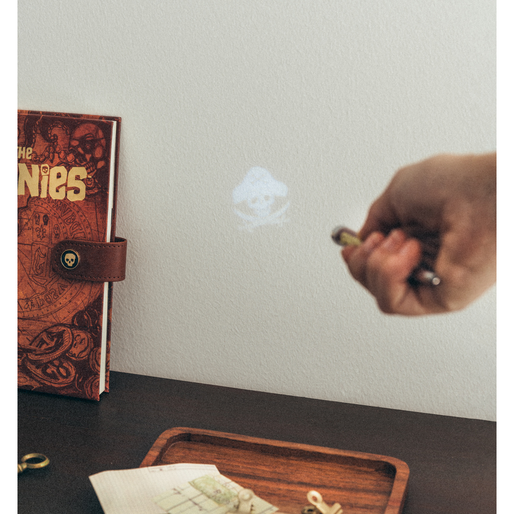 GOONIES - Logo - Notebook + Projector Pen Set - Size A5 : ShopForGeek.com: Notebook Goonies