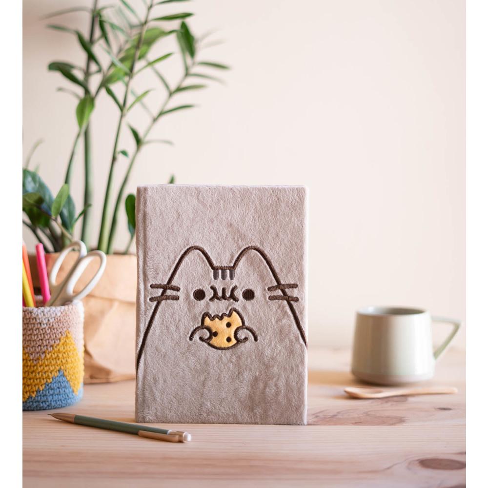 PUSHEEN - Premium Plush Notebook - Size A5 : ShopForGeek.com: Stationery Grupo Erik Pusheen
