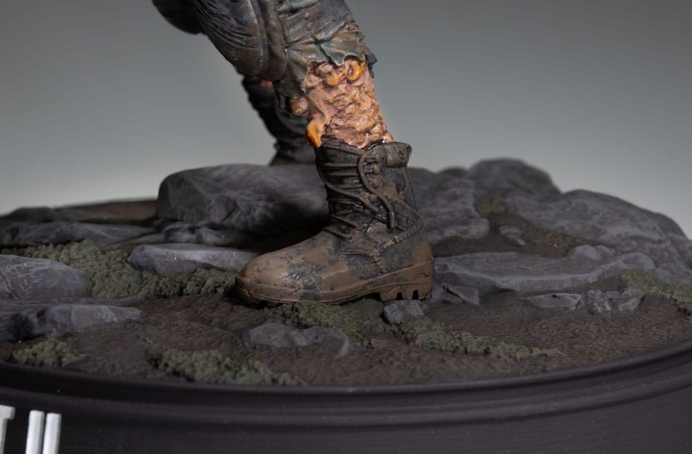 THE LAST OF US 2 - Clicker - Statue 22cm : ShopForGeek.com: Figurines ...