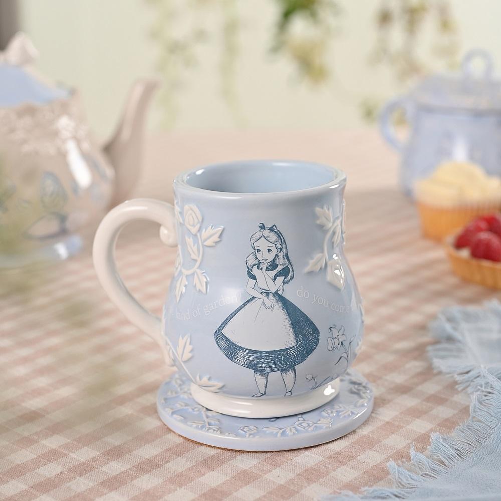 ALICE IN WONDERLAND - Alice - Embossed Mug 11Oz : ShopForGeek.com: Mug ...