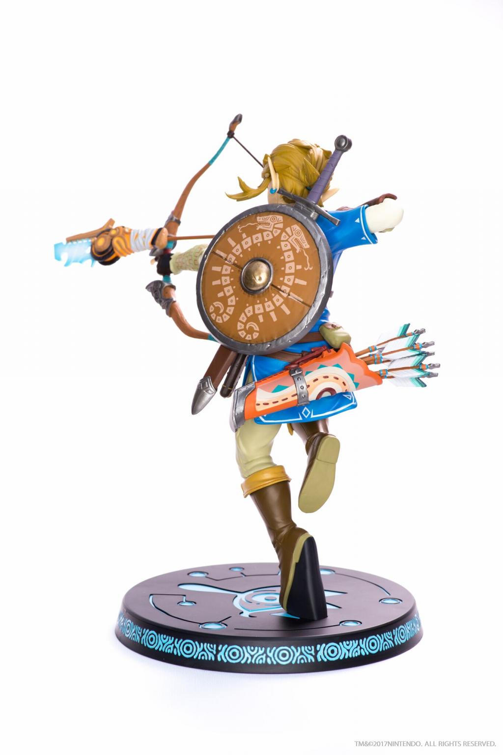 ZELDA BREATH of the WILD - Link PVC Statue - 25cm : ShopForGeek.com ...
