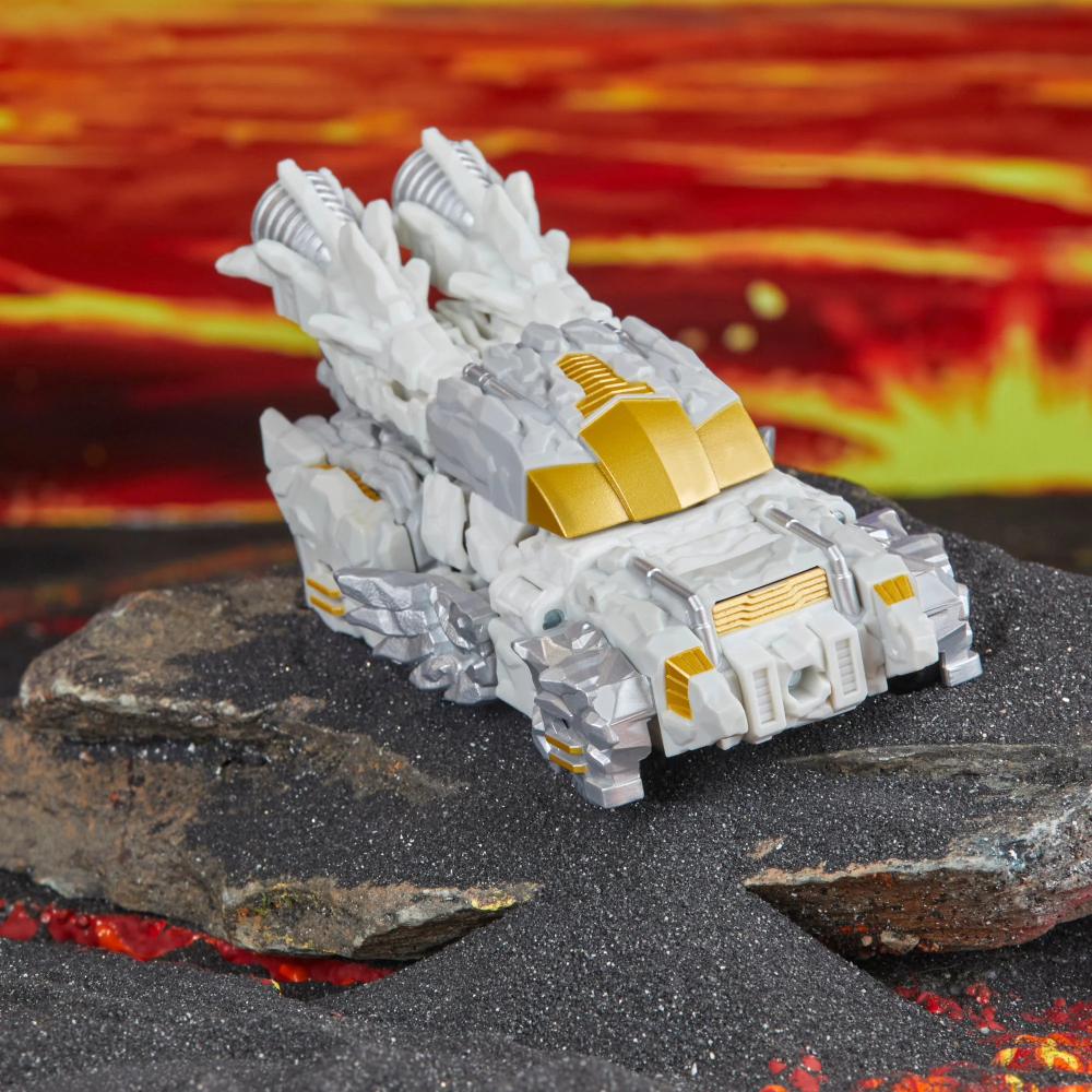 TRANSFORMERS -Infernac Universe Nucleus -Fig. United Deluxe Class 14cm ...