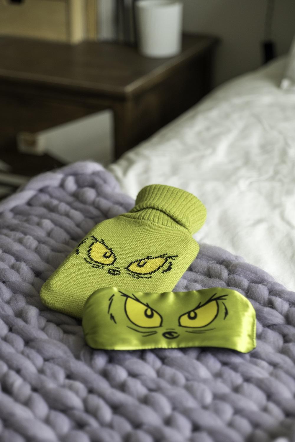 GRINCH - Gift Box - Hot Water Bottle + Sleep Mask : ShopForGeek.com ...