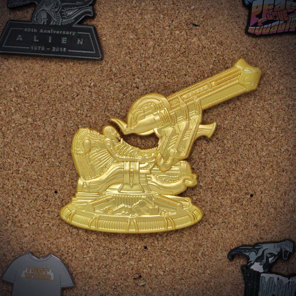 ALIEN - 24K Gold Plated Collector Pin's : ShopForGeek.com: Pin Badge ...