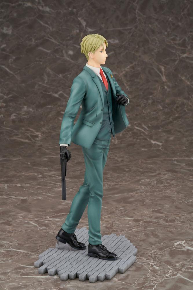 SPY X FAMILY - Loid Forger - Statue 27cm : ShopForGeek.com: Figurines ...