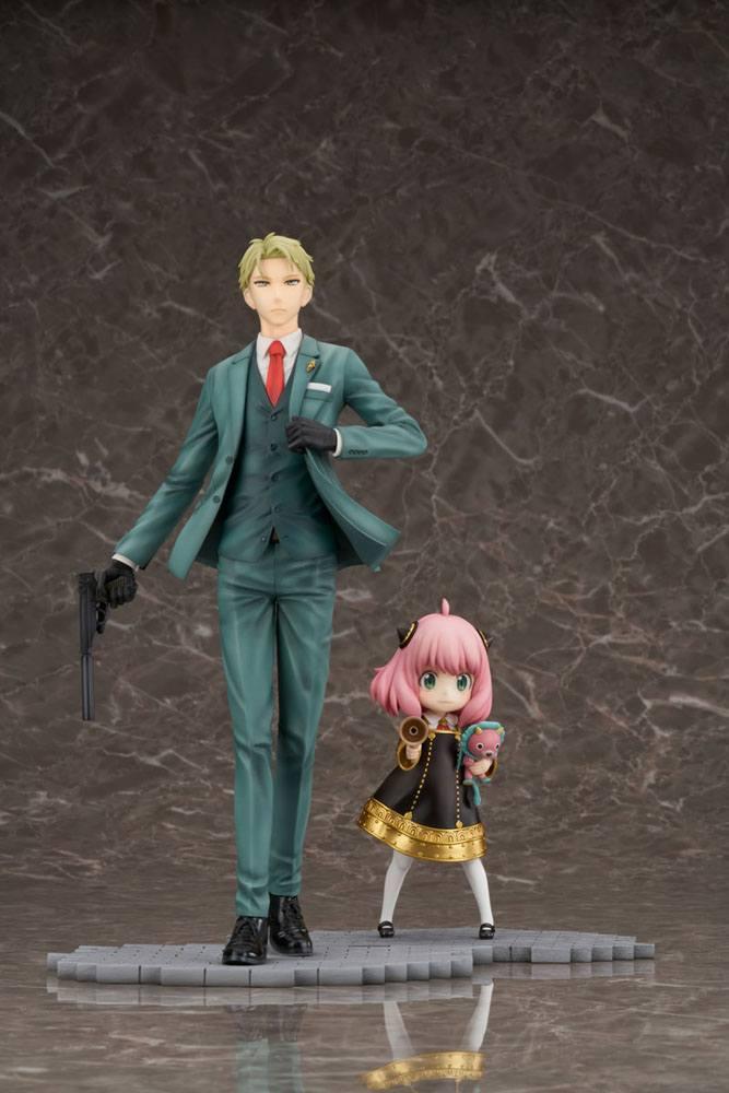 SPY X FAMILY - Loid Forger - Statue 27cm : ShopForGeek.com: Figurines ...