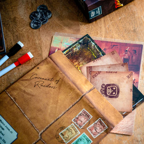 INDIANA JONES - Signature Games - Cryptic - UK : ShopForGeek.com: Jeu ...