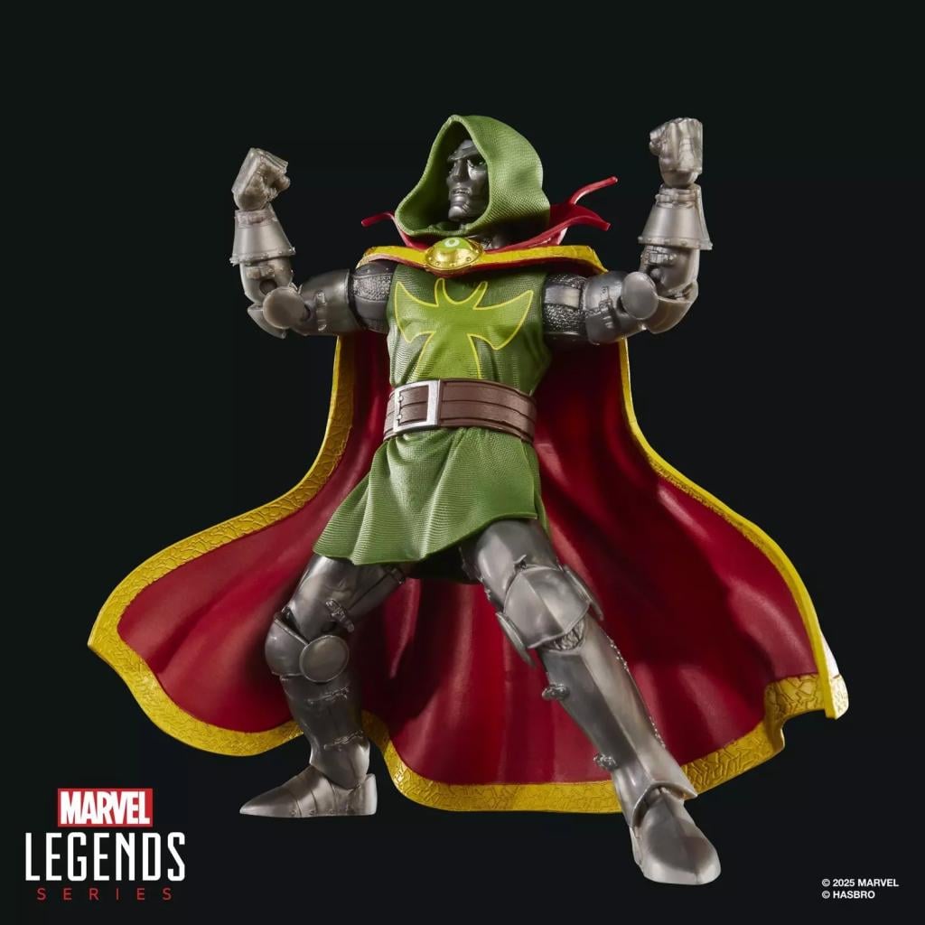MARVEL - Emperor Doom - Figurine Legends Series 15cm : ShopForGeek.com ...