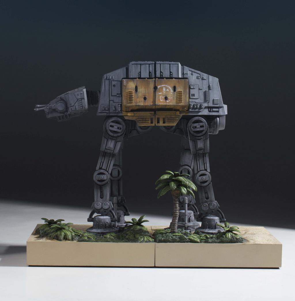 STAR WARS - Imperial AT-ACT Walker Bookend - 30cm : ShopForGeek.com ...