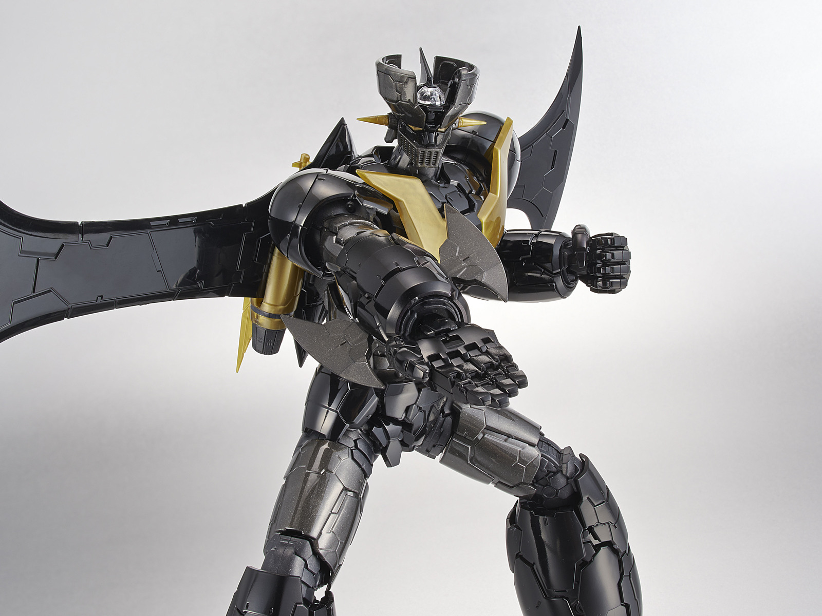 GOLDORAK - Model Kit HG 1/144 - Mazinger Z Infinity Black Version ...