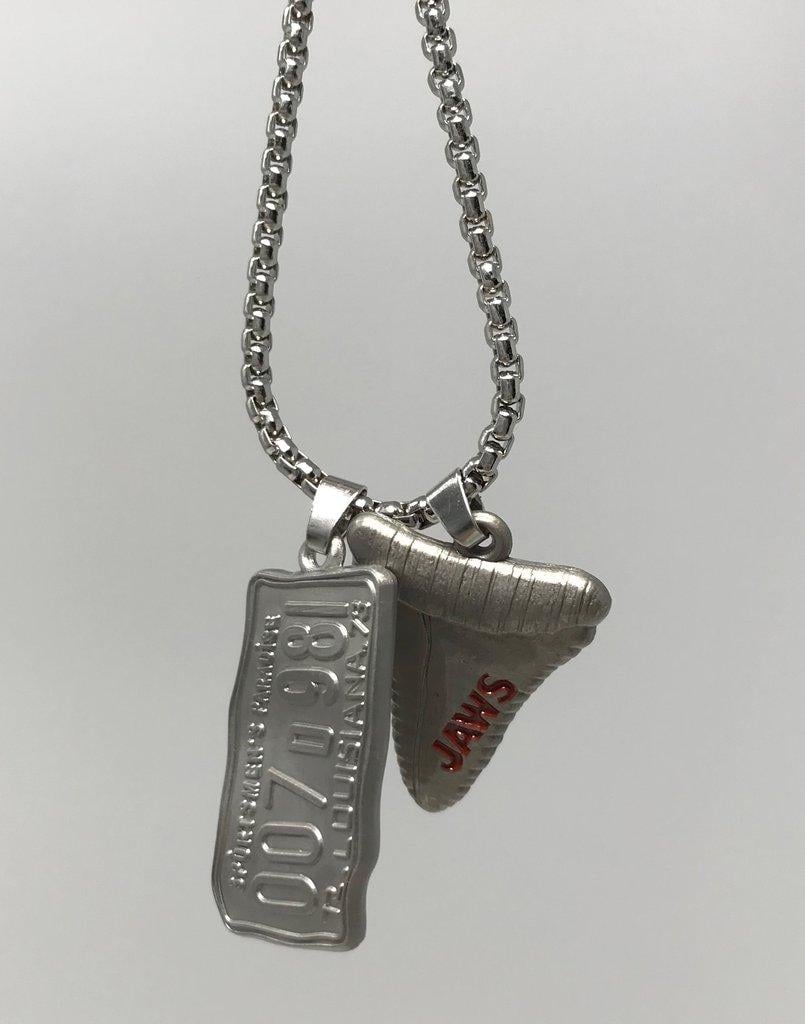 JAWS - Limited Edition Necklace : ShopForGeek.com: Jewellery Fanattik Movie