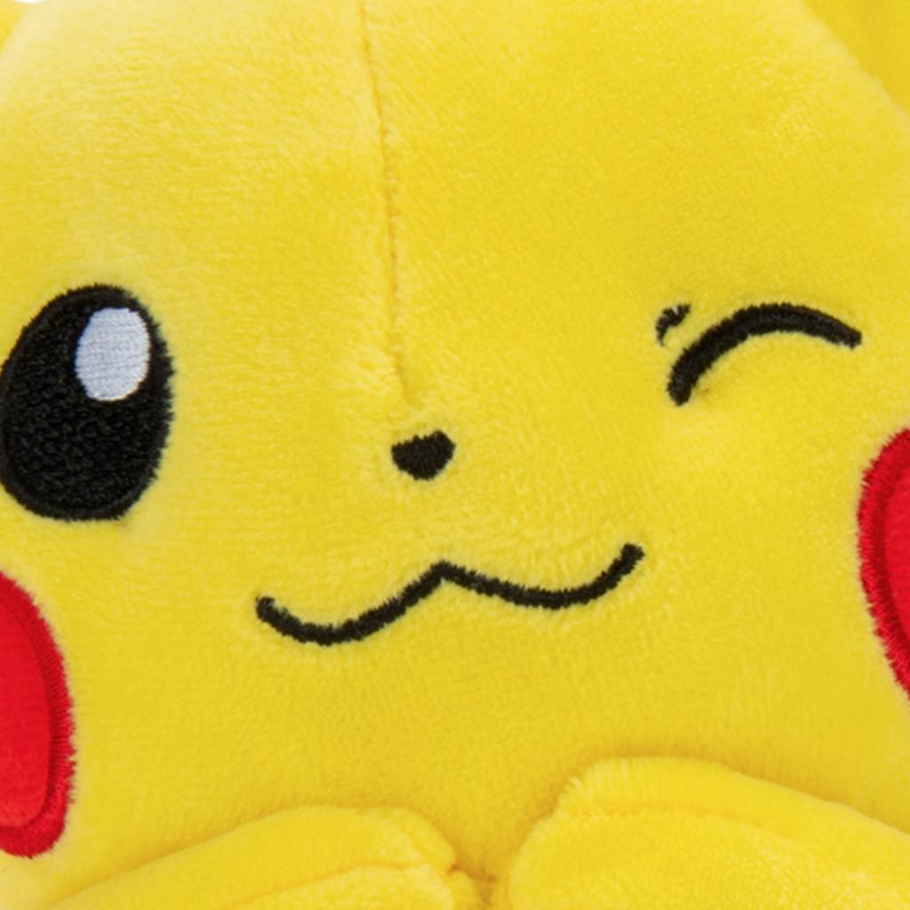 POKEMON - Pikachu W13 - Plush 20cm : ShopForGeek.com: Felpa Bandai Red ...