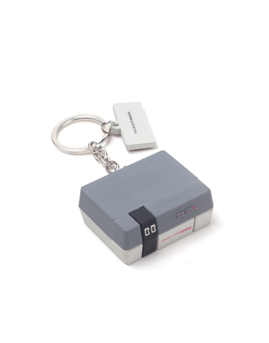 NINTENDO - NES 3D - Rubber Keychain : ShopForGeek.com: Keyring Difuzed ...