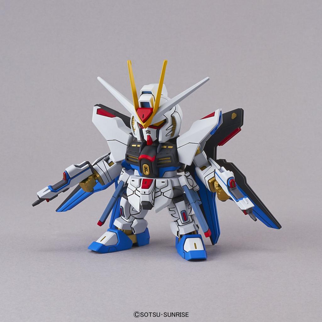 GUNDAM - SD Gundam Ex-Standard Strike Freedom Gundam - Model Kit : ShopForGeek.com: Model Kit ...