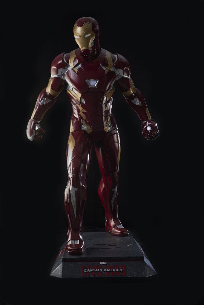 MARVEL - Iron Man Civil War Life-Sized Statue With LED - 194cm ...