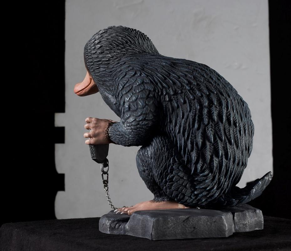 FANTASTIC BEASTS - Niffler Life-Sized Statue - 32cm : ShopForGeek.com ...