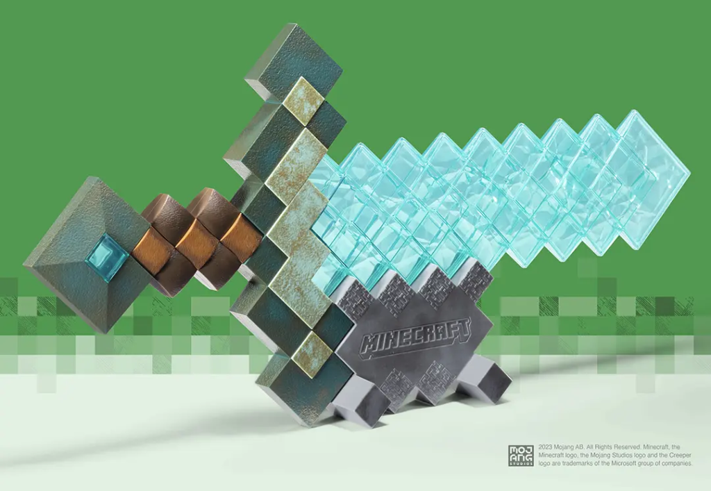 MINECRAFT - Diamond Sword - Collector Replica 50 x 25cm : ShopForGeek ...