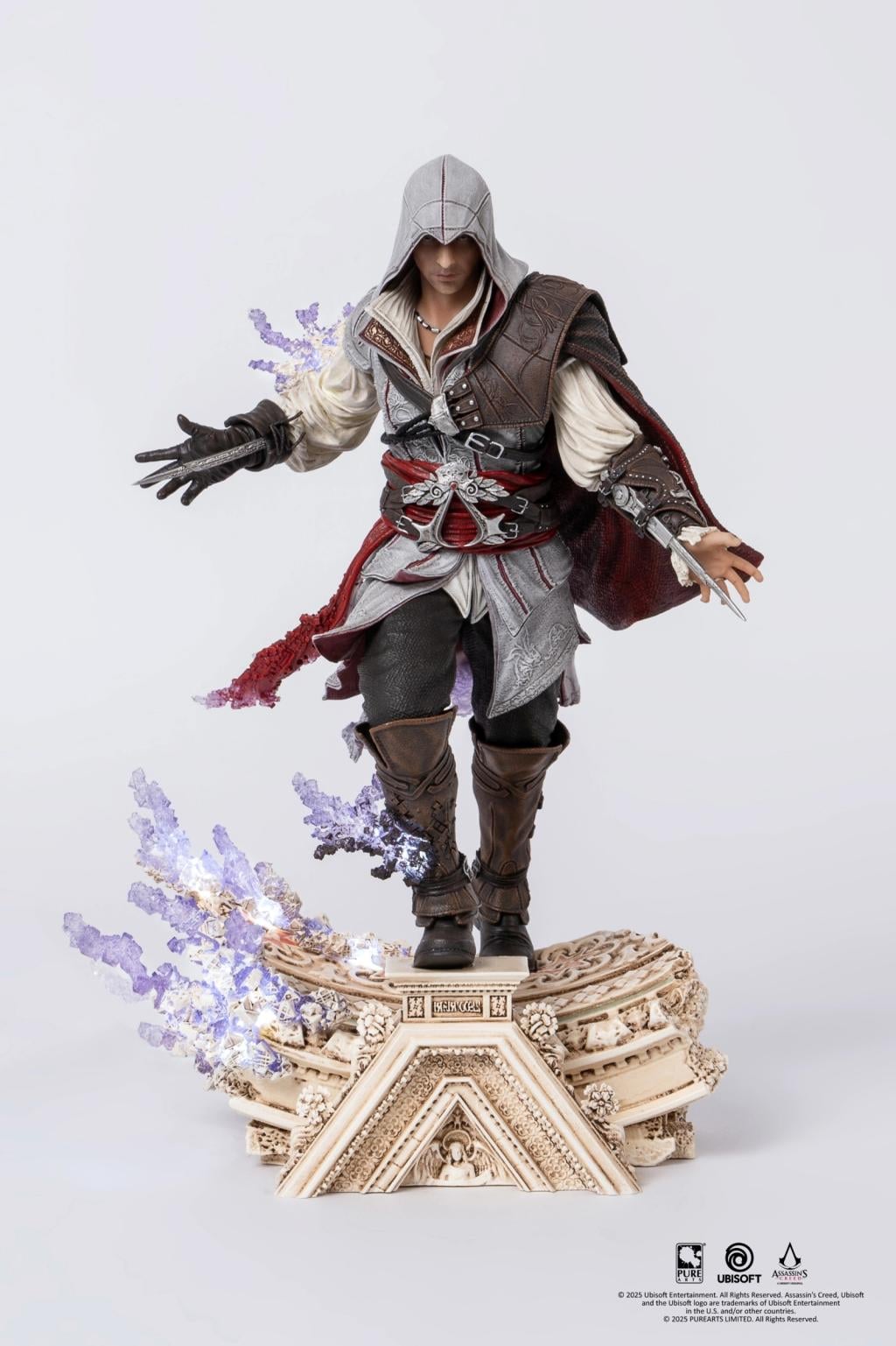 ASSASSIN'S CREED 2 - Ezio -Statue Animus 1/8 27cm : ShopForGeek.com ...