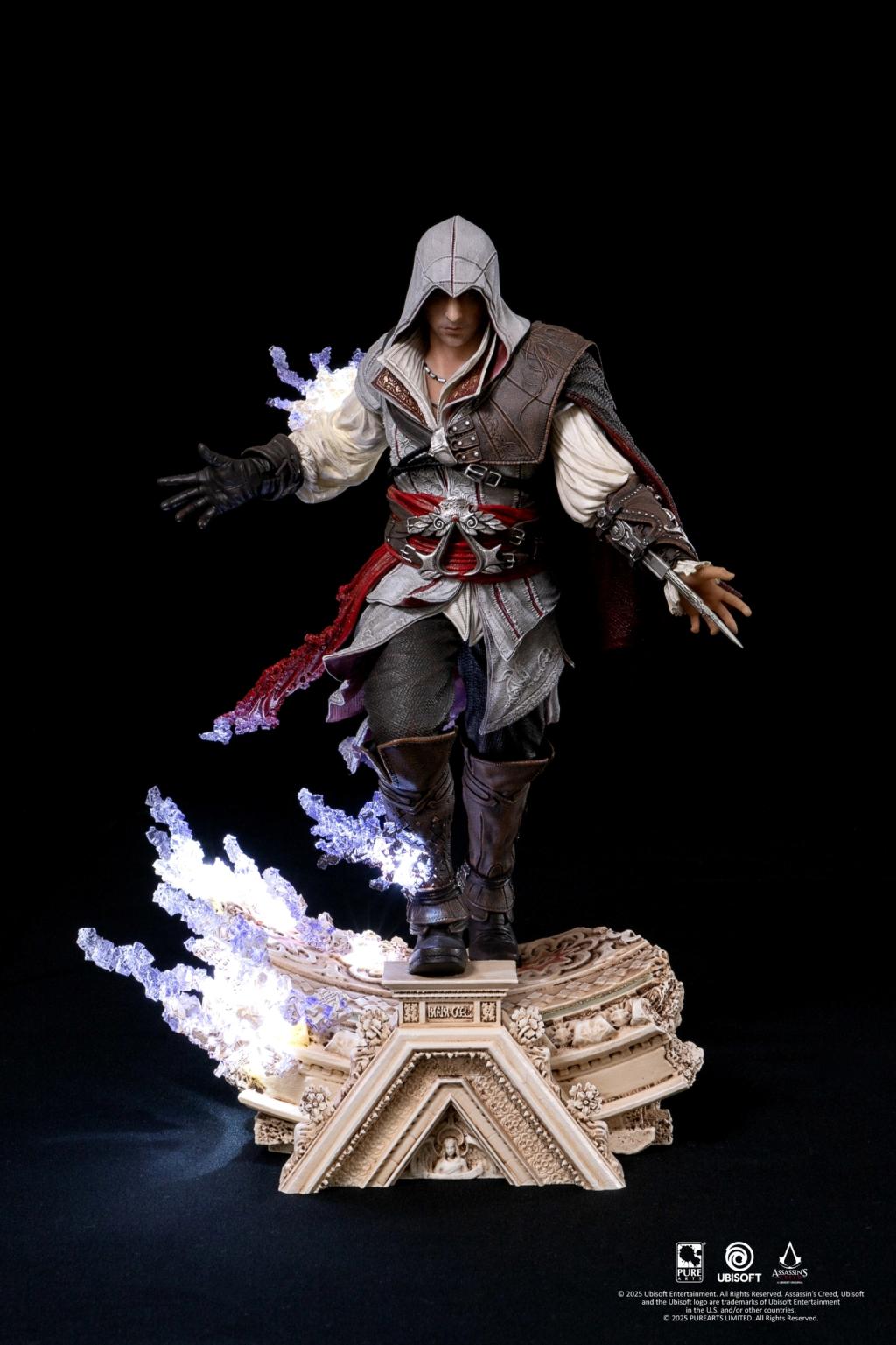 ASSASSIN'S CREED 2 - Ezio -Statue Animus 1/8 27cm : ShopForGeek.com ...