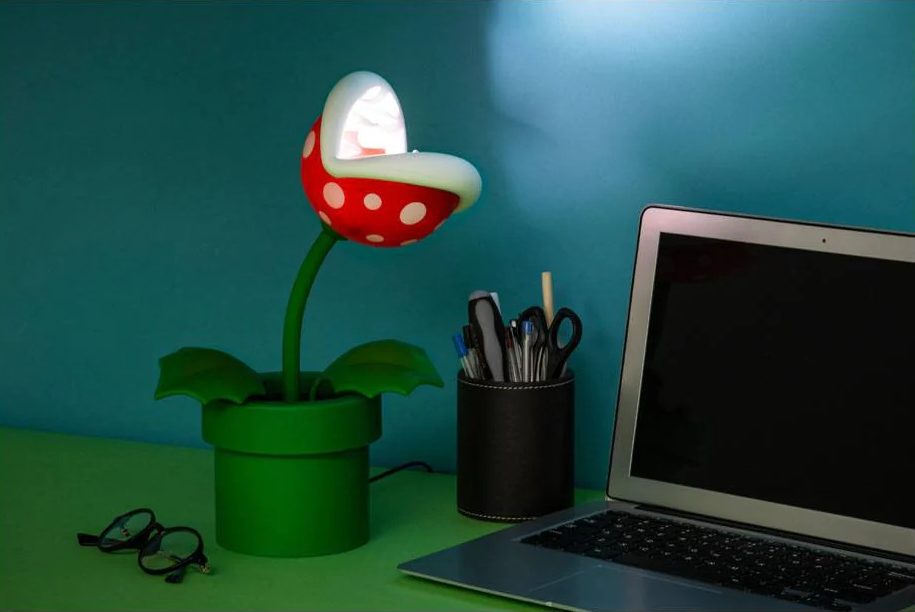 SUPER MARIO - Mini Piranha Plant - Light : ShopForGeek.com: Lamp ...