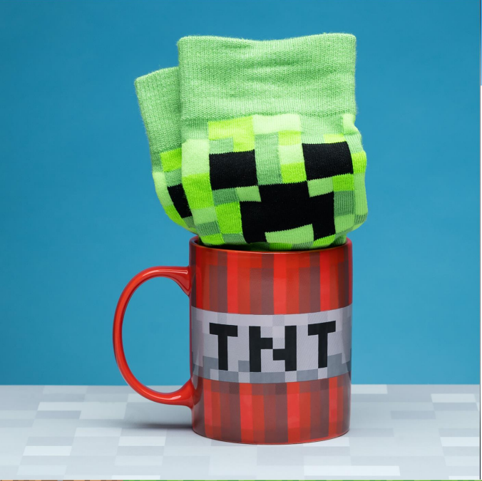 MINECRAFT - Mug TNT 300ml et chaussettes Creeper 41-46 : ShopForGeek ...