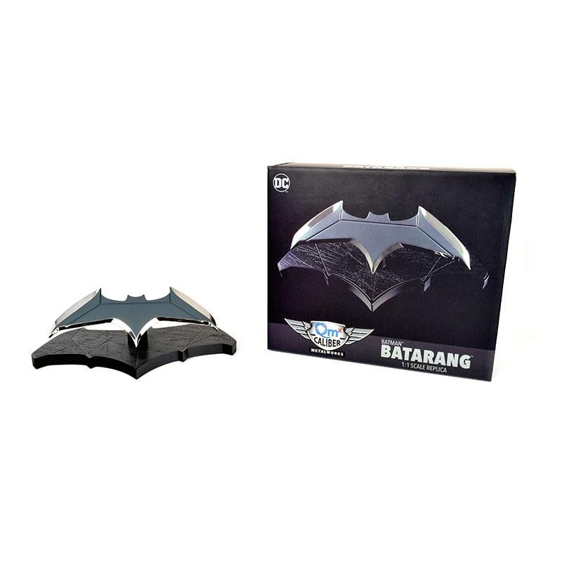 DC COMICS - Batman Batarang 1:1 Scale Replica - 16cm : ShopForGeek.com ...