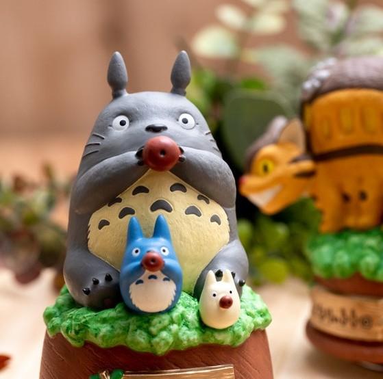 MY NEIGHBOR TOTORO - Totoro play the ocarina - Big musical statue ...