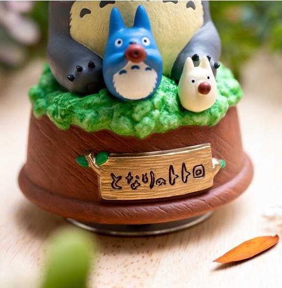MY NEIGHBOR TOTORO - Totoro play the ocarina - Big musical statue ...