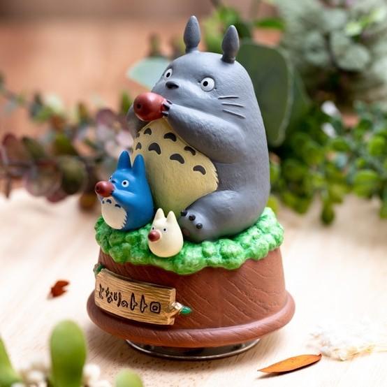 MY NEIGHBOR TOTORO - Totoro play the ocarina - Big musical statue ...