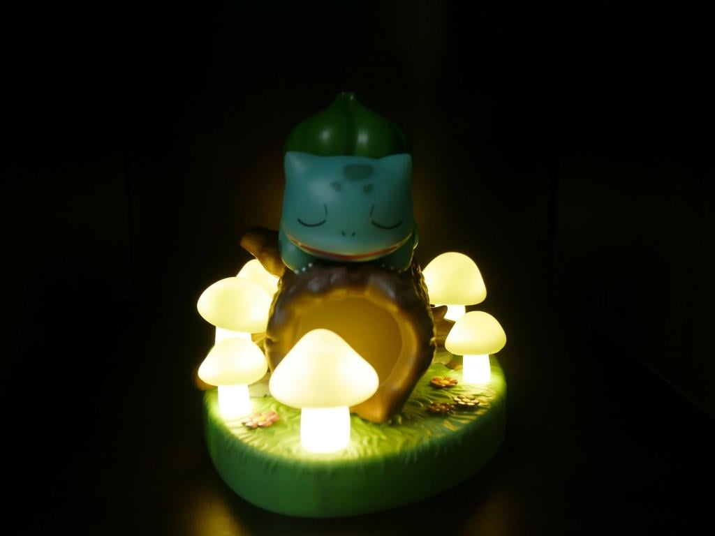 POKEMON - Bulbasaur - LED Light-Up Scene : ShopForGeek.com: Lampe ...