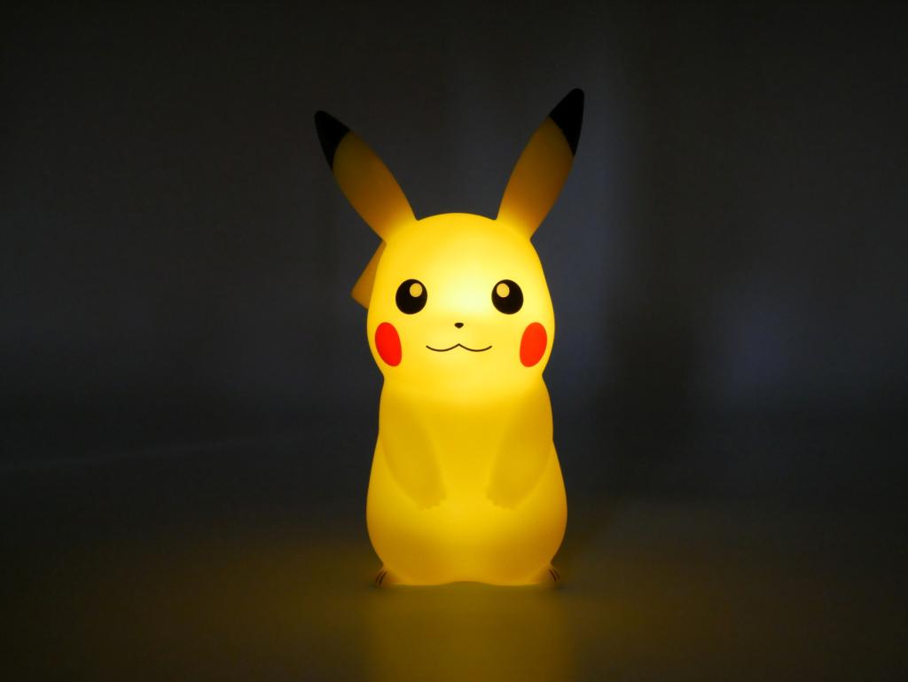 POKEMON - Pikachu - Light Up Figure 15cm : ShopForGeek.com: Lamp ...