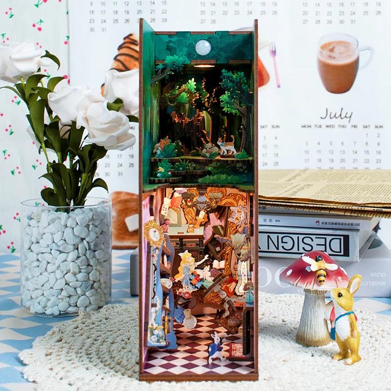 BOOK NOOK KIT - DIY- Alice in Wonderland - 184pcs + LED Light ...