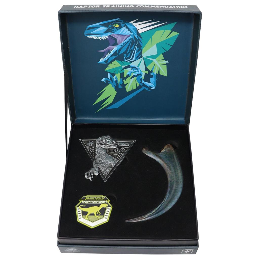 JURASSIC WORLD - Raptor Training Commendation Set - Limited Edition ...