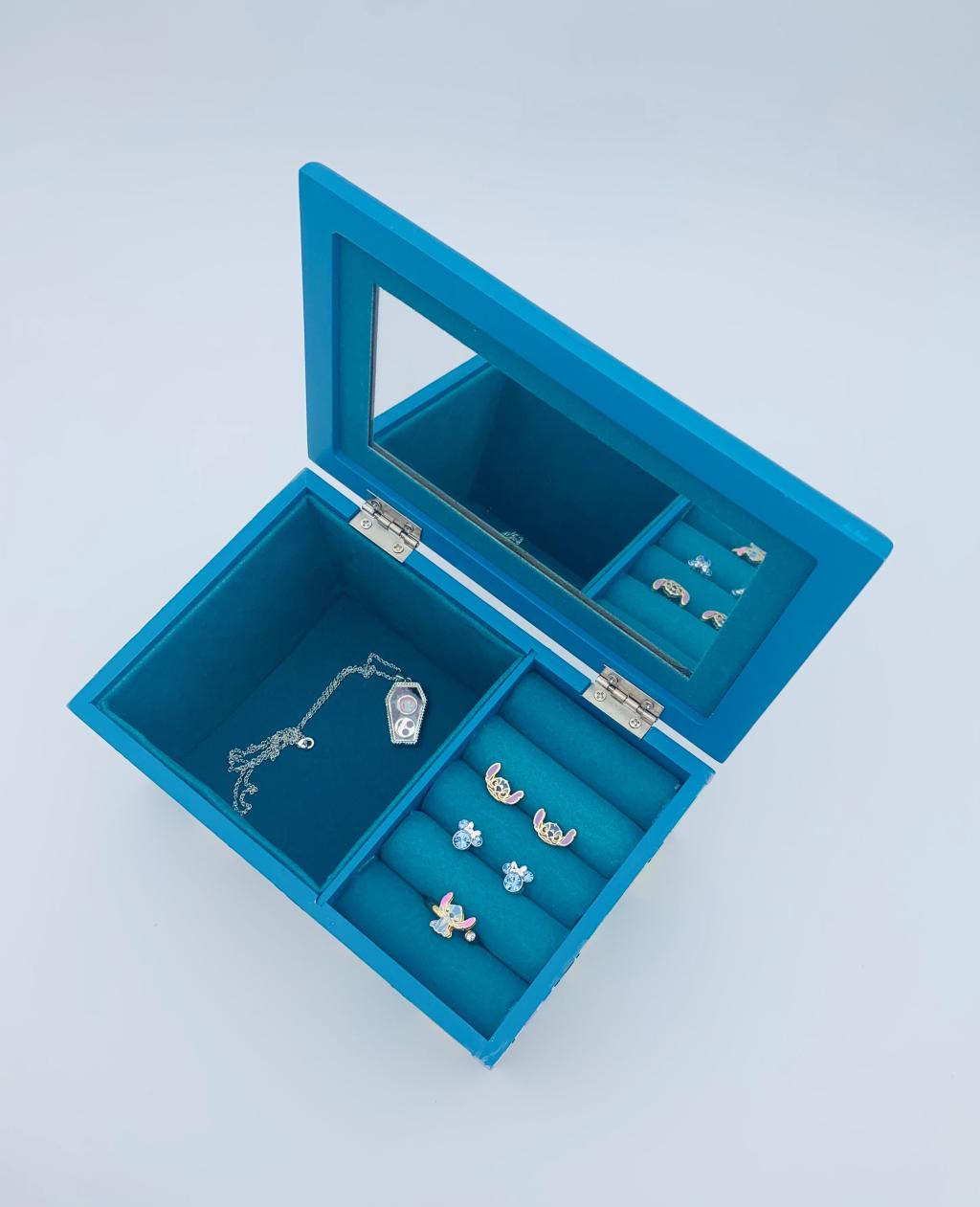 STITCH - Jewellery Box in Wood - 18x 11,5x 10 cm : ShopForGeek.com ...