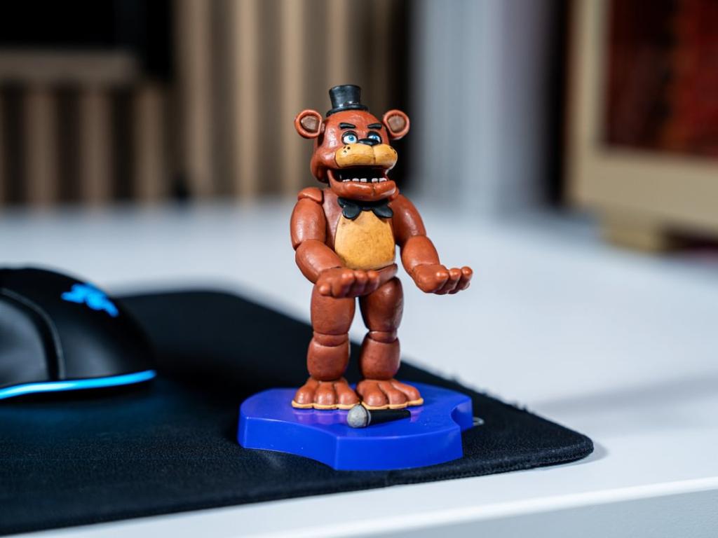 FNAF - Freddy - 'Holdem' Controller & Phone Support - 11cm ...